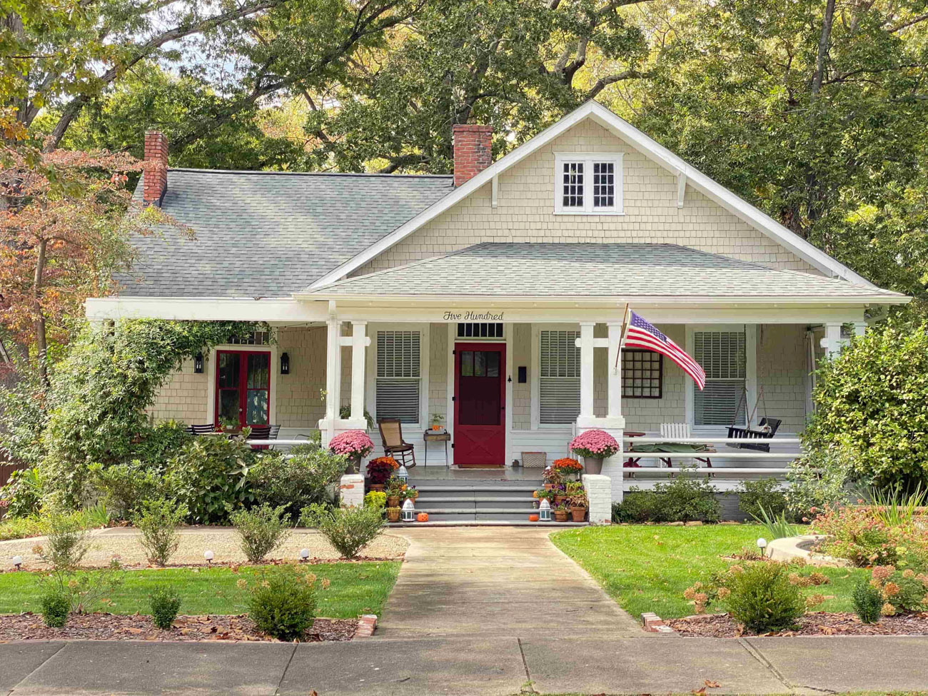 How to Select Exterior Paint Colors for Your Historic Home